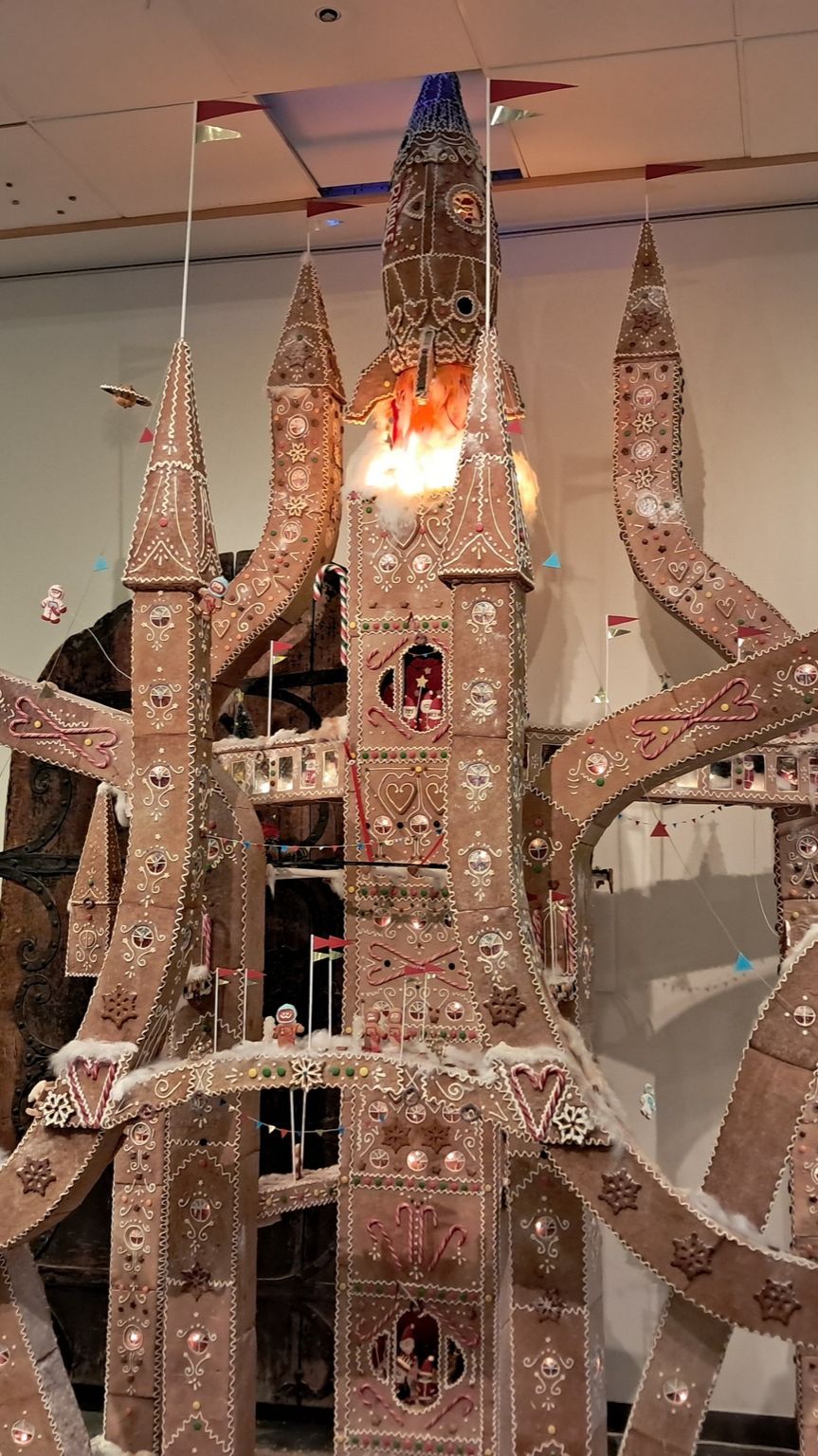 самый большой имбирный домик дворец в Швеции