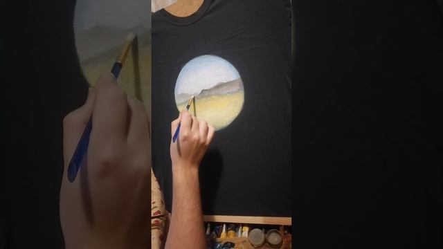 Пейзаж в круге на футболке №2