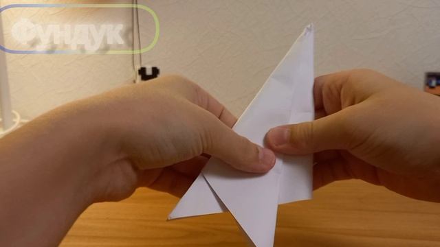 Как сделать снежинку, которую можно наклеить на окно!