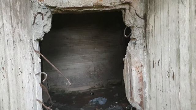 Заброшенный ДОТ на живописном холме