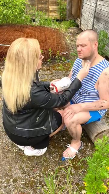 Помогайте людям