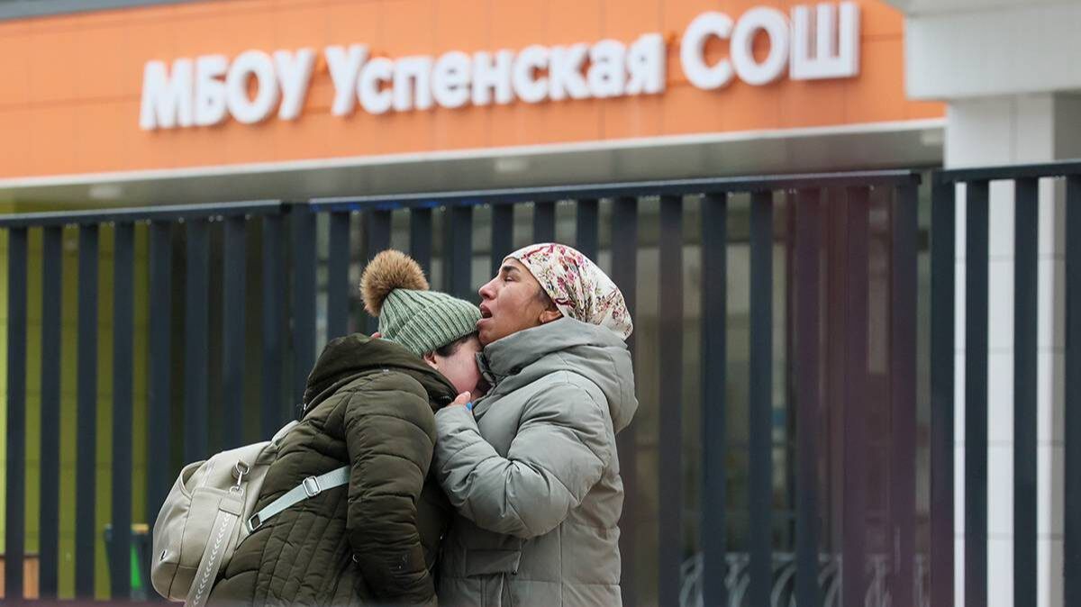 Заблудившийся в пещере: как информационный пузырь и чувство всезнания создают школьных стрелков