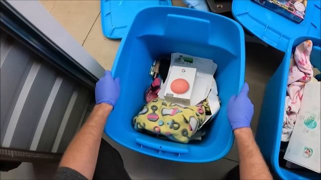 КОНТЕЙНЕРЫ В КАНАДЕ. НАШЛИ СНОУБОРД И ЛЫЖИ.(CANADOSЫ)