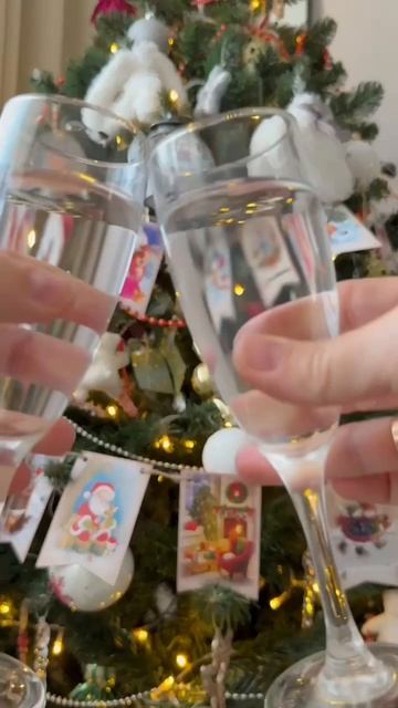 Бокал шампанского в новогоднюю ночь?