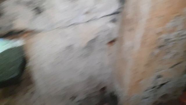 Внутри военного укрепления. Дот на пляже Финского залива.