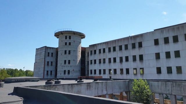 Заброшенное здание НИИ прикладной астрономии РАН с выходом на крышу