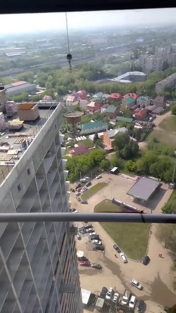 Заливка кровли пошла не по плану  #башенныйкран #работа #стройка #крановщик