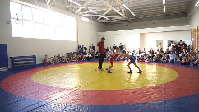 2016-2018 г.р. Вес 25 кг. борьба за 3 место. Морозов Егор(Новокубанск)-Тарасов Никита(Новопокровск)