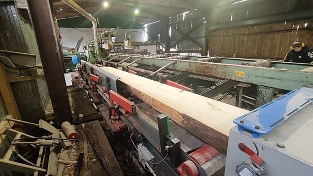 Усиленный центрователь перед многопильнвм станком