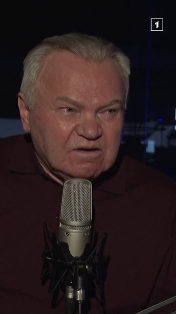 ⚡️ «В деревне 2 дома. Каждое утро вы здороваетесь с дедушкой — соседом...»