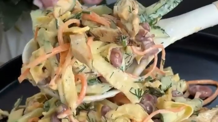 Ну ОЧЕНЬ вкусный белковый САЛАТ...🥗🍗😋