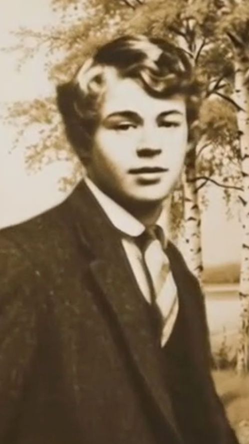 "Я московский озорной гуляка. Есенин