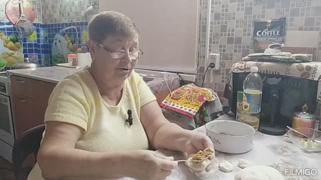 18.12,25. Леплю вареники- свитер  довязала- получился классный.