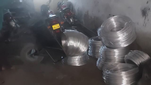 Несколько мелких производств в Пакистане.