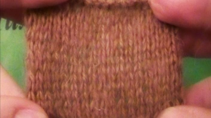 Вязание спицами образца для определения плотности