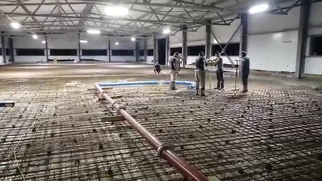 Полы топинг с  бетононасоса работа. Чёткая и  уверенная подача на этом бетононасосе