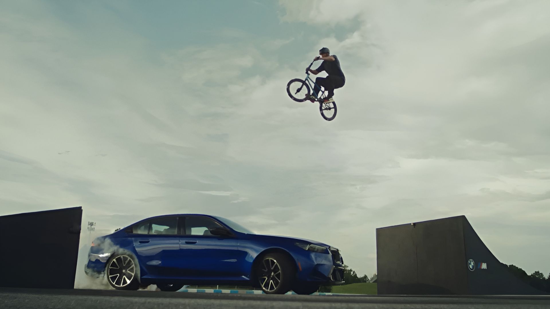 BMX Каскадер Билли Перри & BMW M5