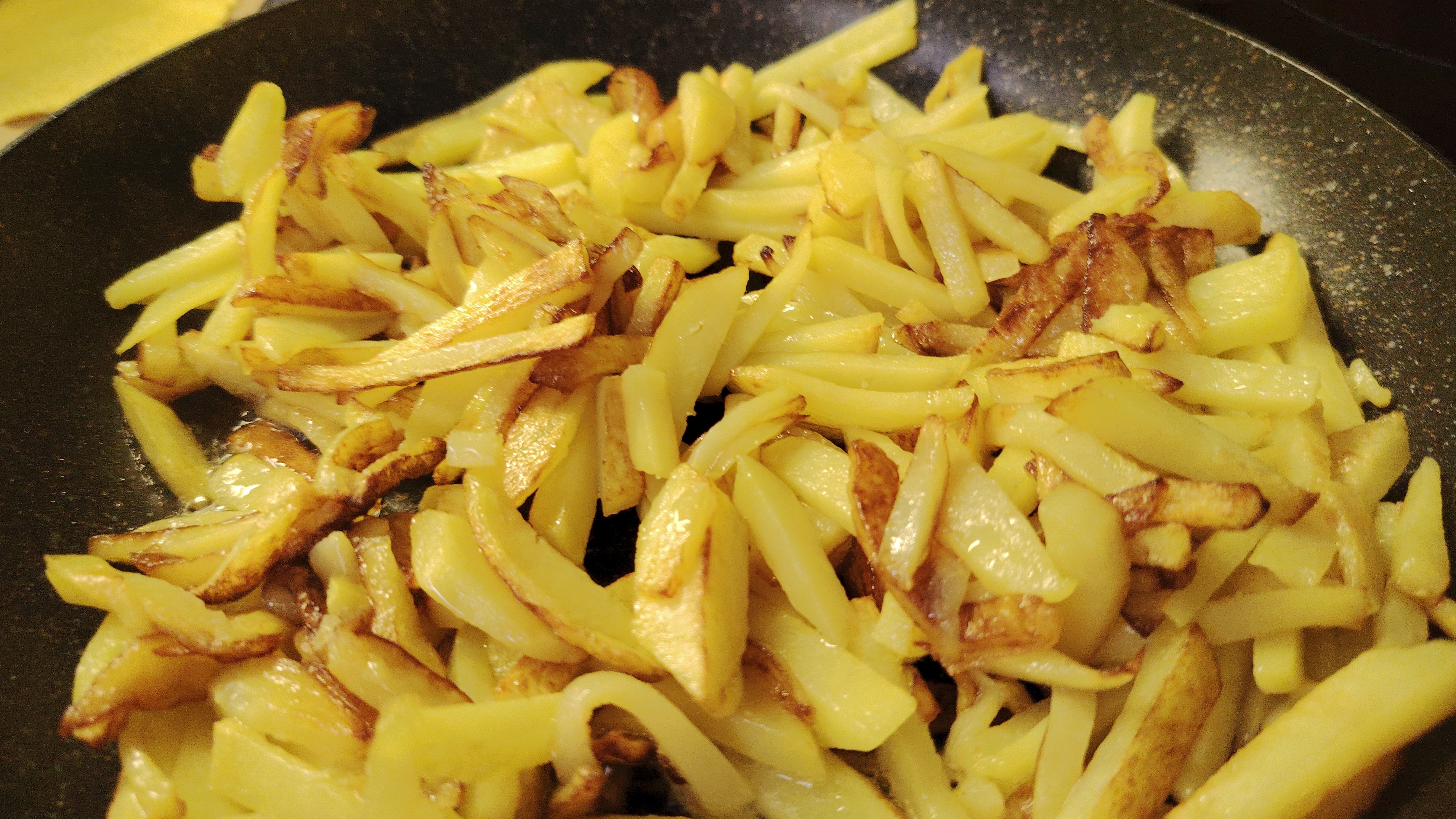 Бабушка говорит картошку фри