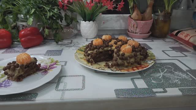 Домашнее видео. 30 декабря 2023 года. В преддверии Ногового года готовлю постный торт.