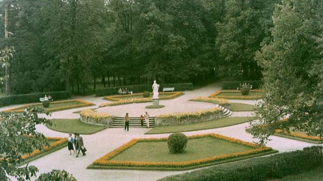 О восстановлении и реставрации Павловского парка. Я буду петь сады (1988)