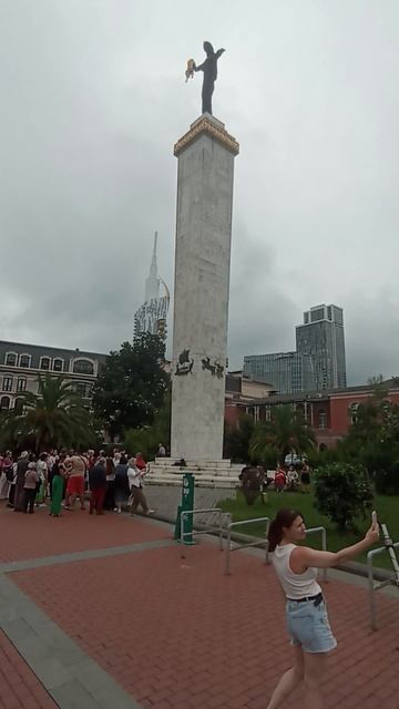 Памятник Медее в Батуми 15.07.2025