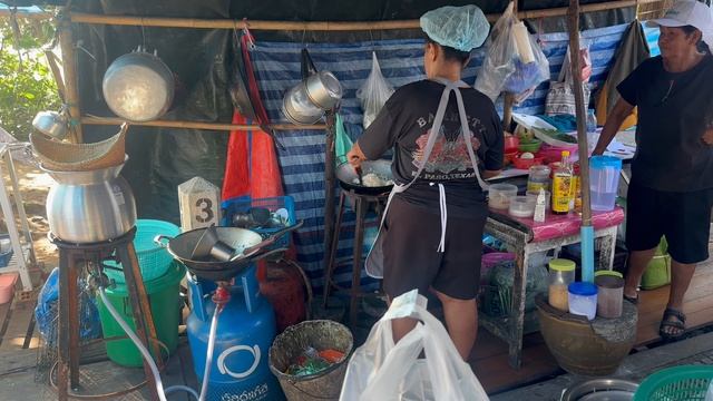 Зимовка с годовасиком в Тайланде. День 8. Новый пляж, другая еда, украшения к новому году. Солнце