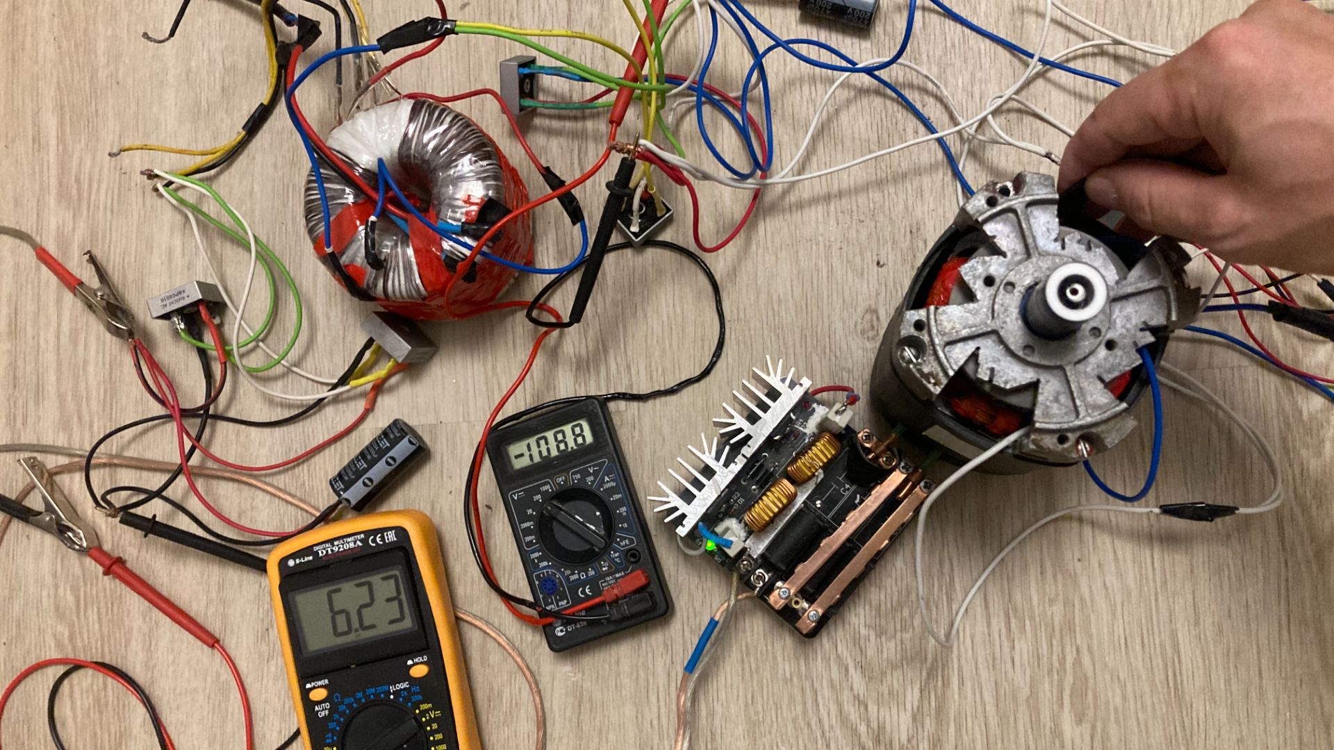 Бесколлекторный электродвигатель постоянного тока с электромагнитным возбуждением. Семинар ФИЦ ИВТ.