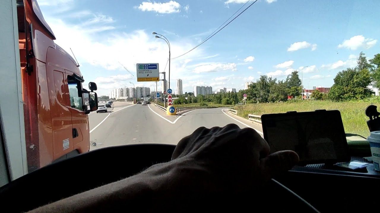 [398] Чуть не подбили на МКАДе | Сушу топливный бак до лампочки