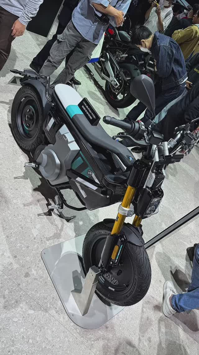 BMW CE02: Премиальный электробайк для города 🔌🔋 | 📍Japan Mobility Show