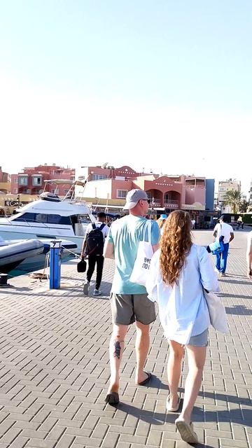 Прогулка по набережной Марина Бэй в Хургаде после отличного дайвинга