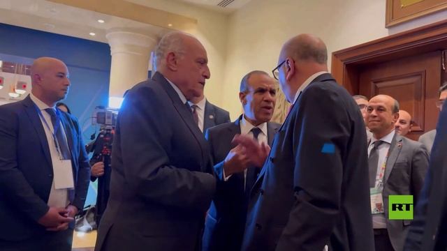 وزراء خارجية مصر وتونس والجزائر ينخرطون في مناقشة ودية بعد إنهائهم اجتماعا ثلاثيا في القاهرة