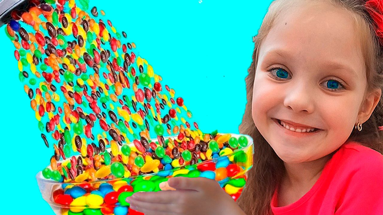 Лиза с папой и их забавная история с конфетами / Волшебный душ / Монстр под кроватью и другие видео