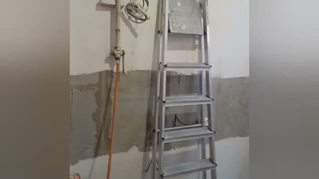 Покраска стен на кухне.