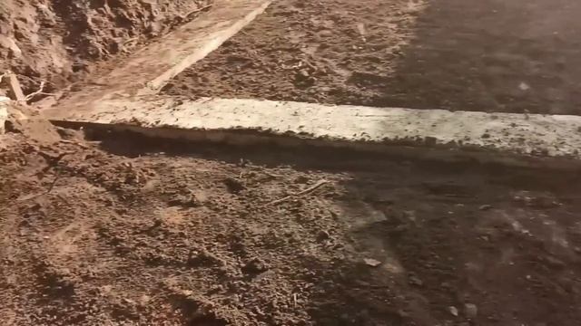19 декабря 2025г.Наконец вывезла всю лишнюю землю и навела порядок вокруг будущего дома. .mp4