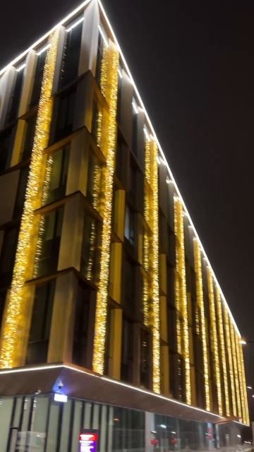 Муниципальное здание — архитектурная подсветка фасада в современном стиле