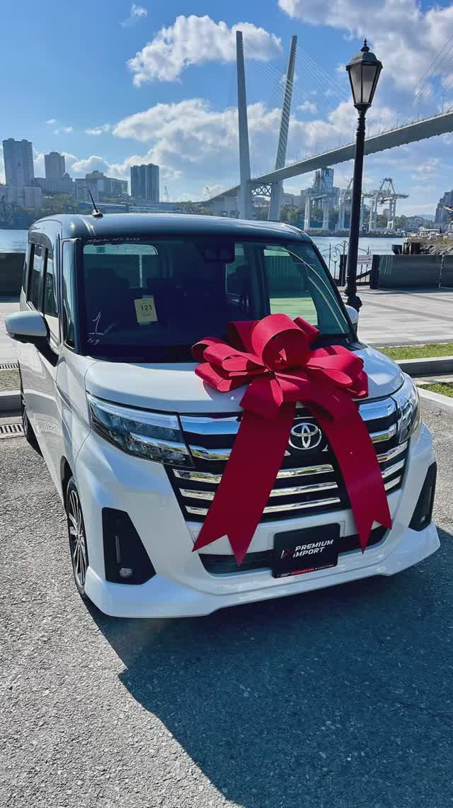 TOYOTA ROOMY 2022 года в максимальной комплектации Custom G для Евгения из Владивостока.