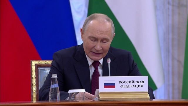 Владимир Путин. Посещение Государственного Эрмитажа 22 декабря 2025 года