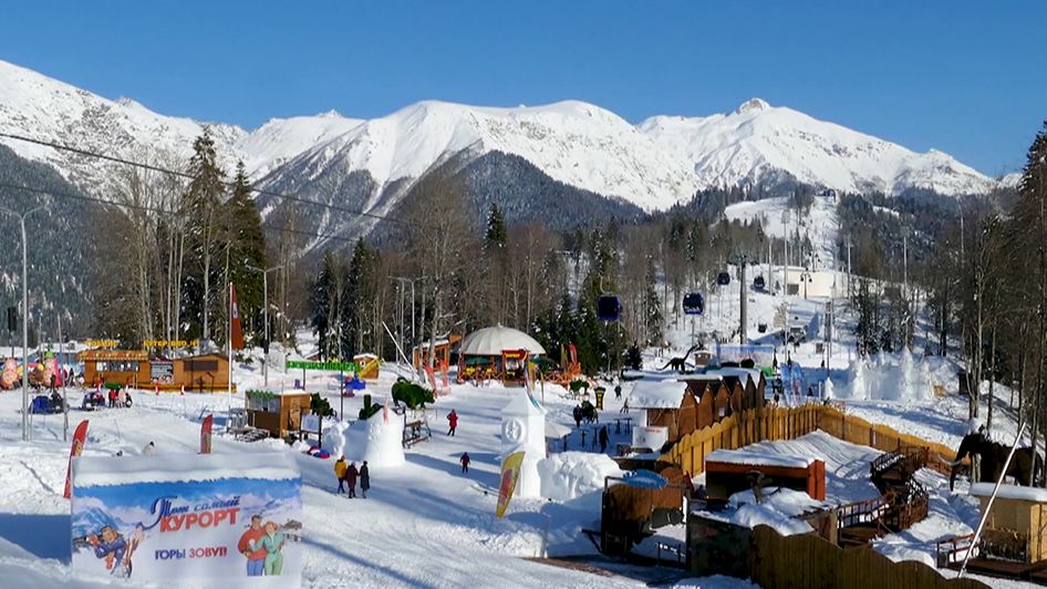 На горных курортах Сочи все еще неизвестны точные даты начала сезона катаний