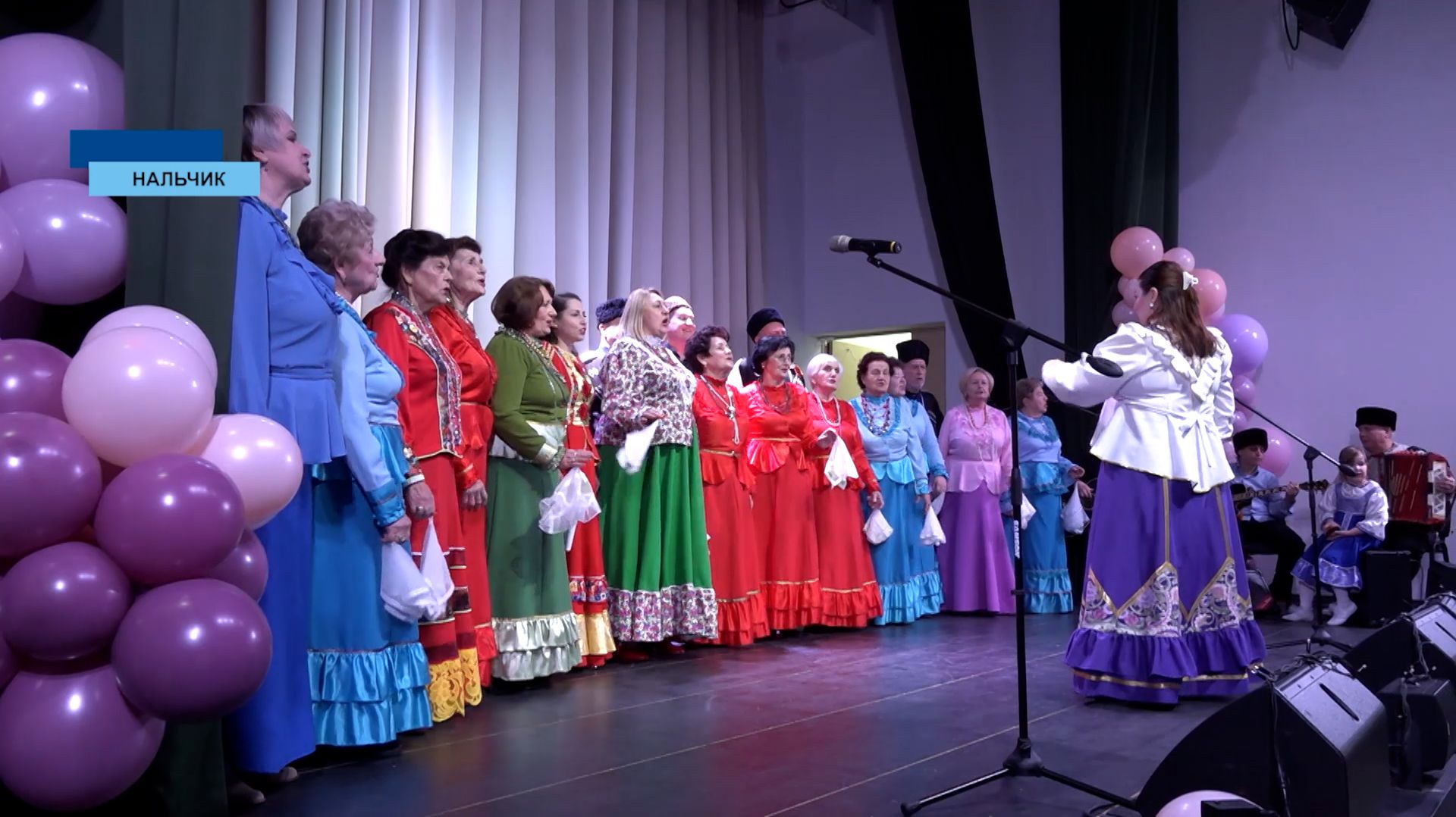 Народному казачьему хору "Родник" из Нальчика 40 лет