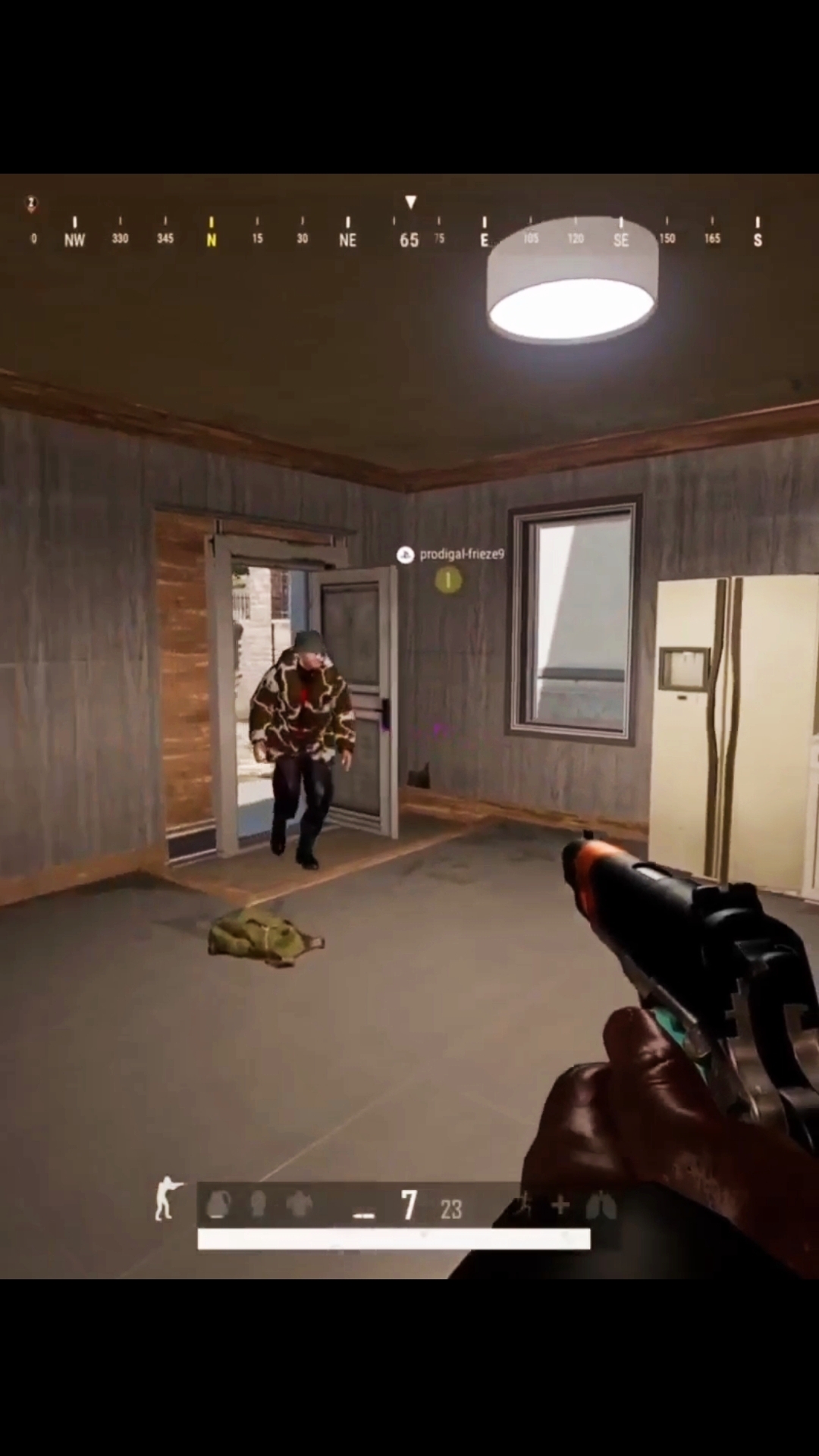 ОШИБСЯ ДВЕРЬЮ... (его мысли в комах) #pubgbattlegrounds #pubgmobile #pubgrussia #pubg #pubgshorts