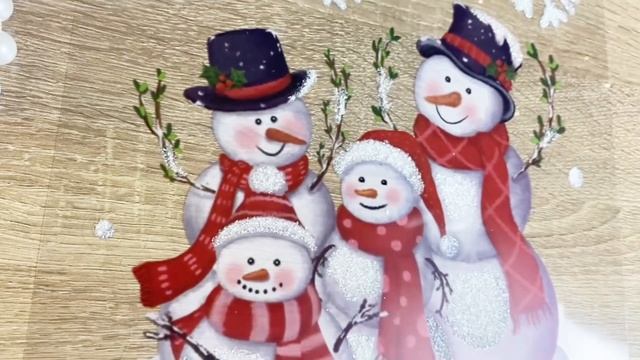 Новогодняя наклейка на окно СЕМЬЯ СНЕГОВИЧКОВ, 29х35 см, RD-61020