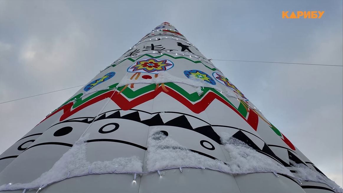 Необычная этническая ёлка появилась в парке "Дюкча"