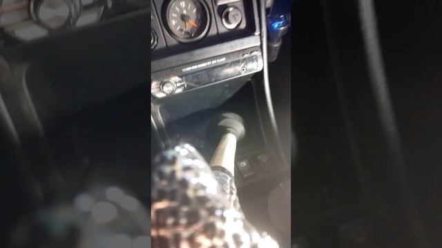 установка датчиков уровня охлаждающей жидкости и уровня жидкости в бачке омывателя на ВАЗ-2107