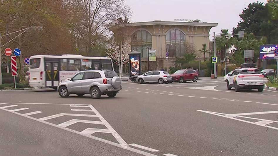 В центре Сочи изменилась схема движения
