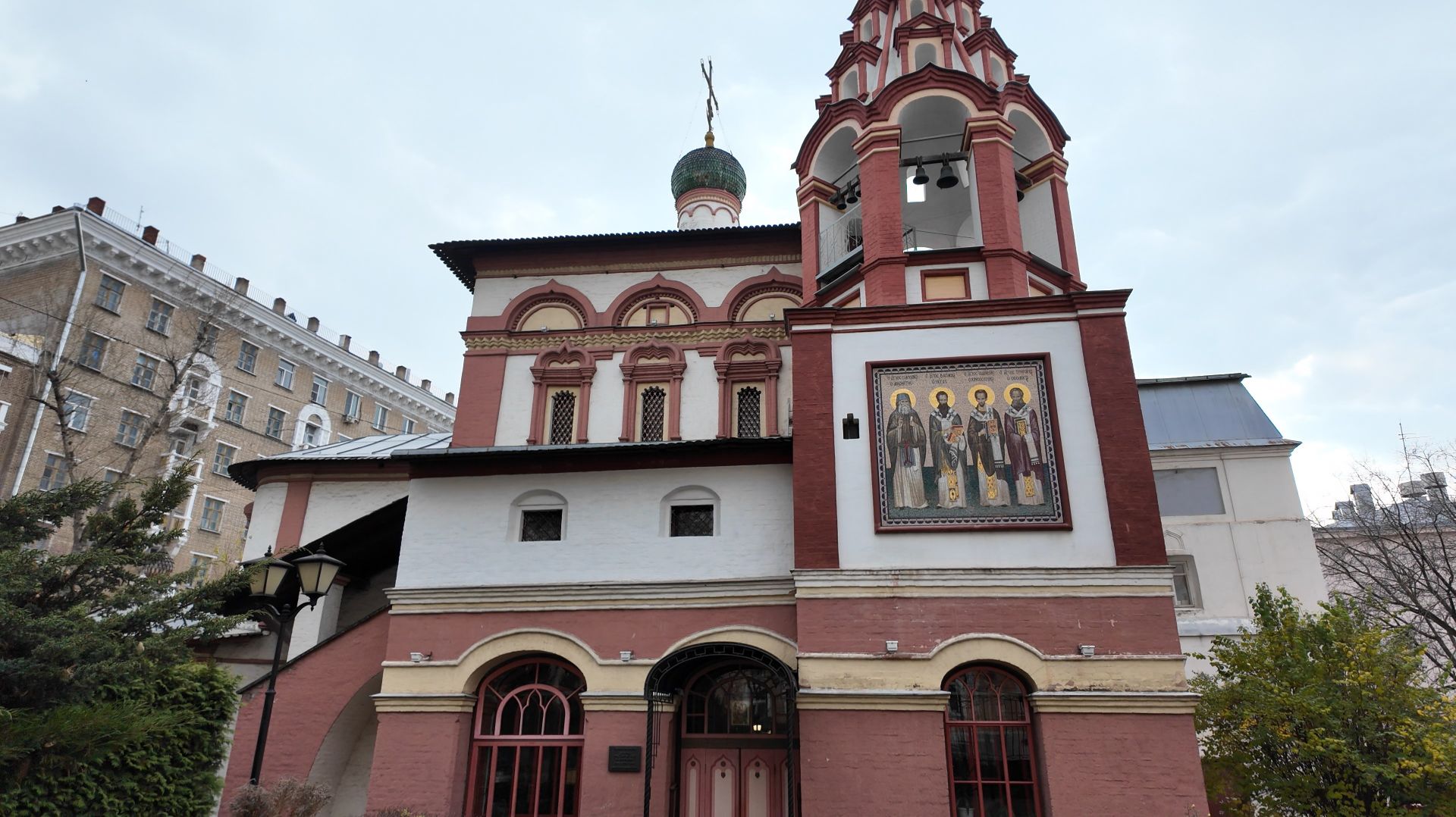 Церковь Трех Святителей Великих, что на Кулишках