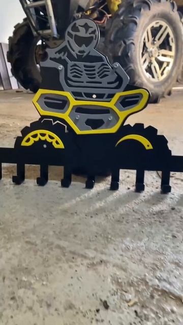 Вешалка для одежды квадроцикл