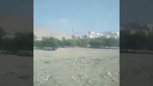 В ГОРОДЕ МЕККА, С ЛЮБОГО РАЙОНА ГОРОДА МОЖНО УВИДЕТЬ ЗНАМЕНИТЫЕ ЧАСЫ Башни «Абрадж аль Бейт».