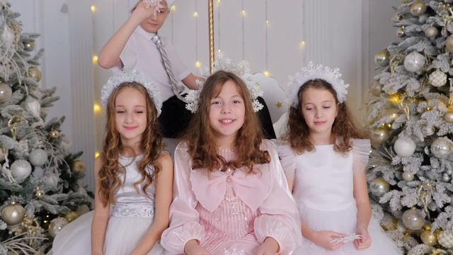 Вокальная студия «7 нот» - «Песня о снежинке». «Студия 109» Production (декабрь 2025).