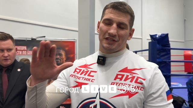 Звезда российского бокса Алексей Папин в Вологде и передает нашим воинам на СВО слова поддержки