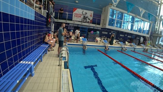 211215 25м спина Дондерфер Егор 3класс 1дор 27сек 2место